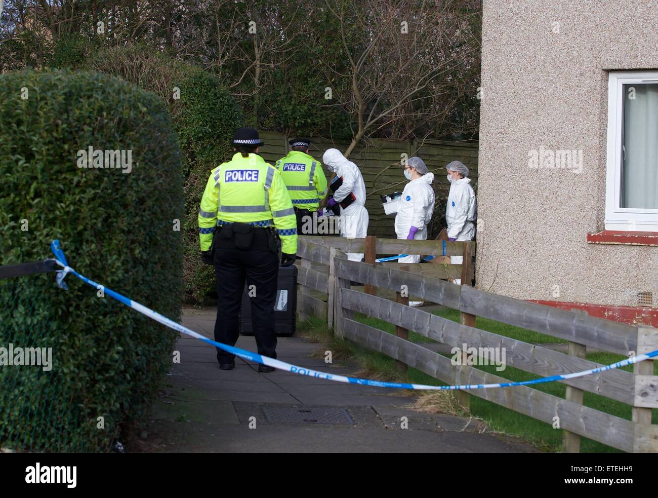 Forensics police officers house hi-res stock photography and images - Alamy