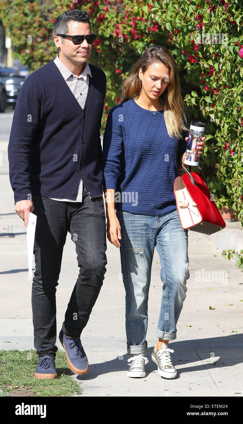 Jessica Alba and Cash Warren have meeting at Missouri School and grab ...