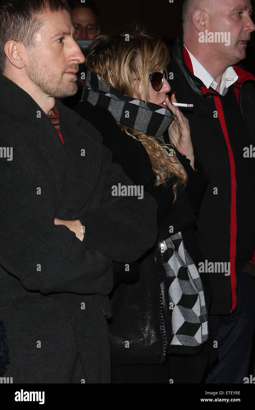 Courtney Love and REM singer Michael Stipe having dinner at Restaurant ...