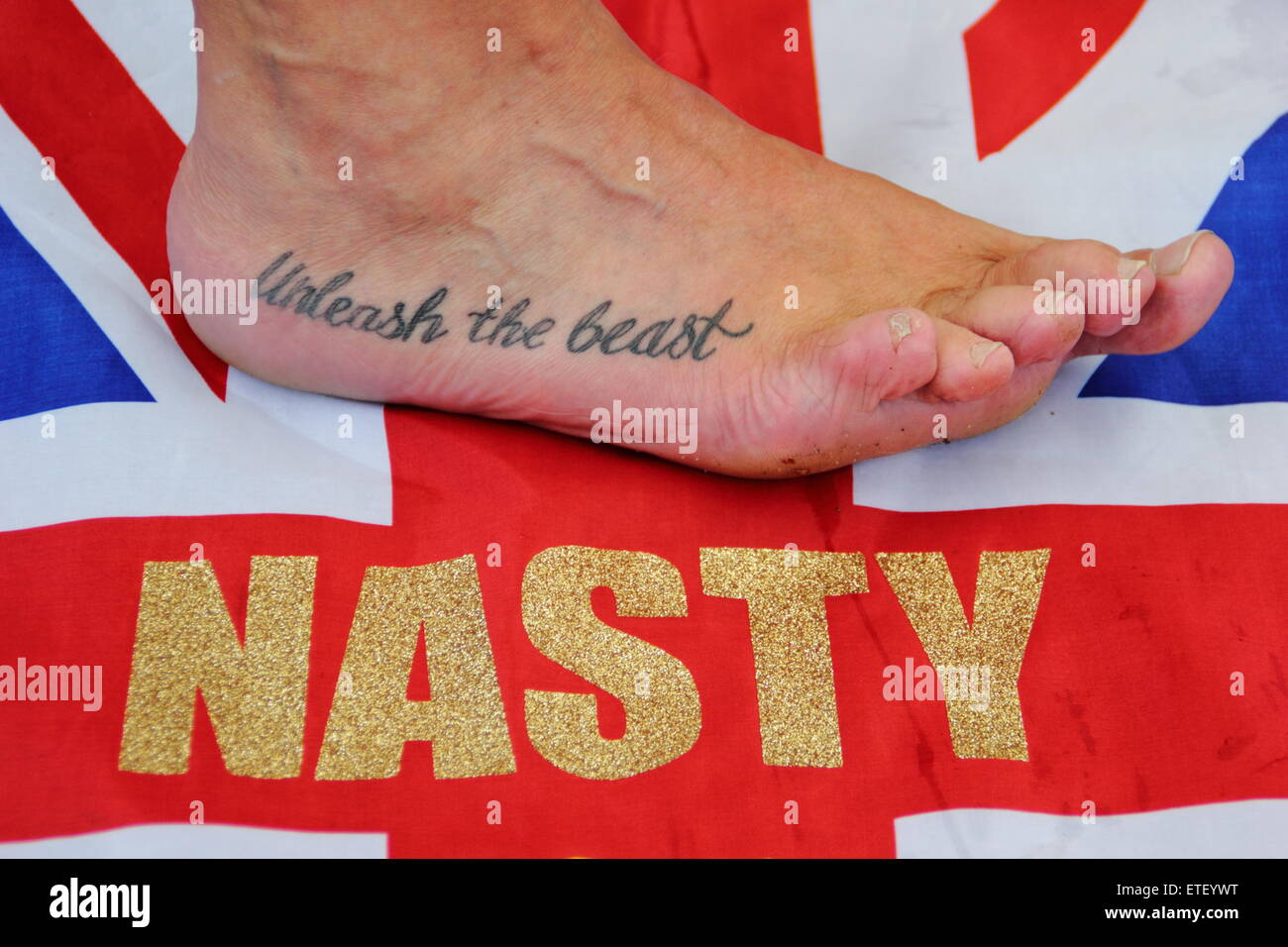 Veteran toe wrestling champion, Alan 'Nasty' Nash unveils a tattoo at ...