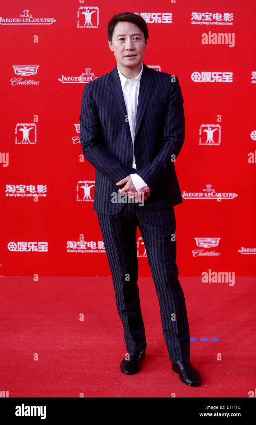 (150613) -- SHANGHAI, June 13, 2015 (Xinhua) -- Actor Li Ming walks the ...