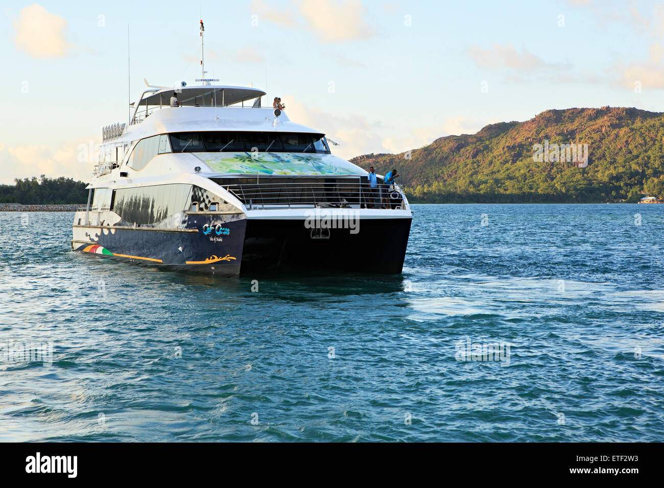 Praslin ferry hi-res stock photography and images - Alamy