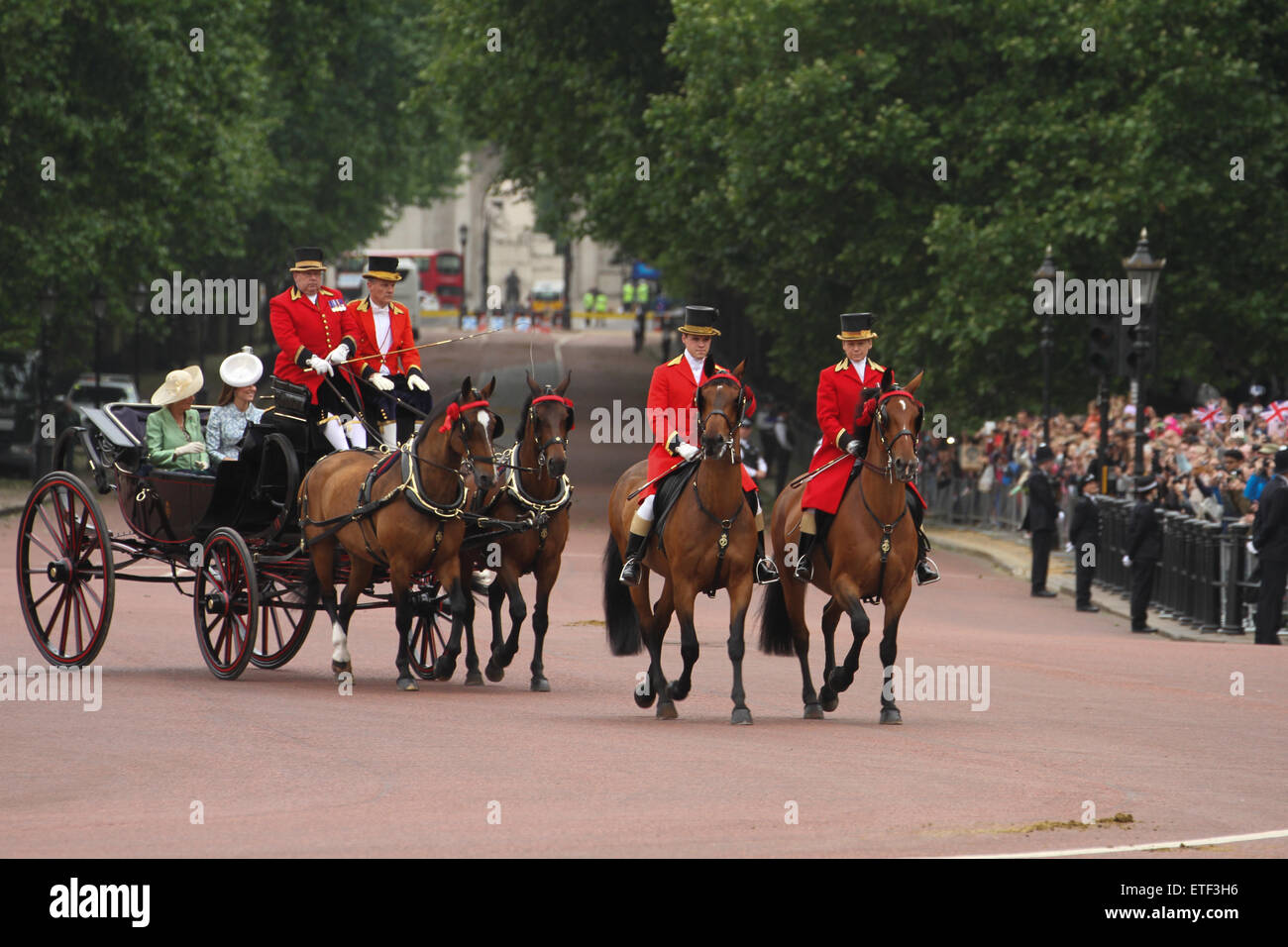 Queen trooping the colour side saddle hi-res stock photography and ...