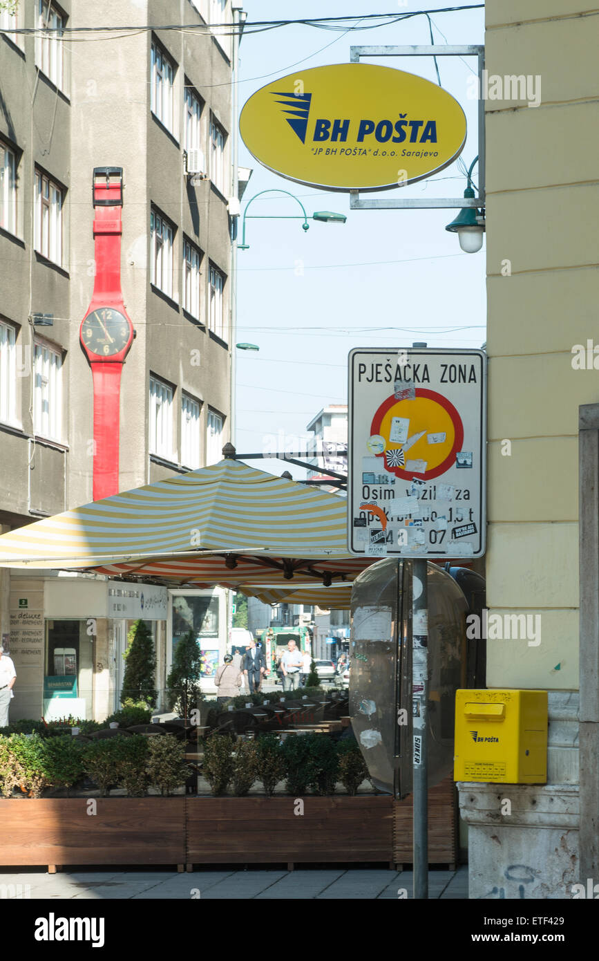 Sending mail at post office hi-res stock photography and images - Alamy
