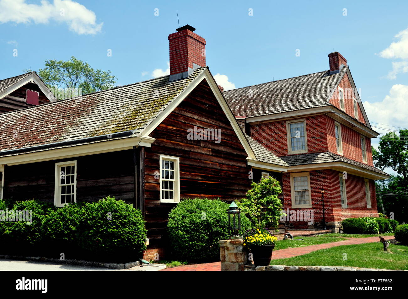 Dilwowrthtown, Pennsylvania: Wooden kitchen wing and colonial-era ...