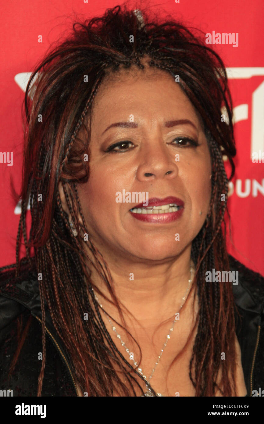 MusiCares Person of the Year 2015 honoring Bob Dylan - Arrivals ...