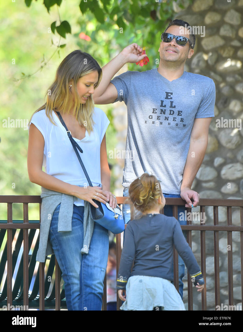 Jessica Alba and Cash Warren take their daughters Honor and Haven to ...