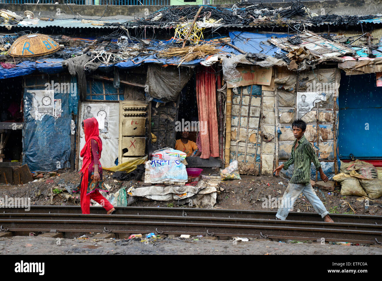 Dhaka, Bangladesh. 13th June, 2015. Peoples are living in the makeshift ...