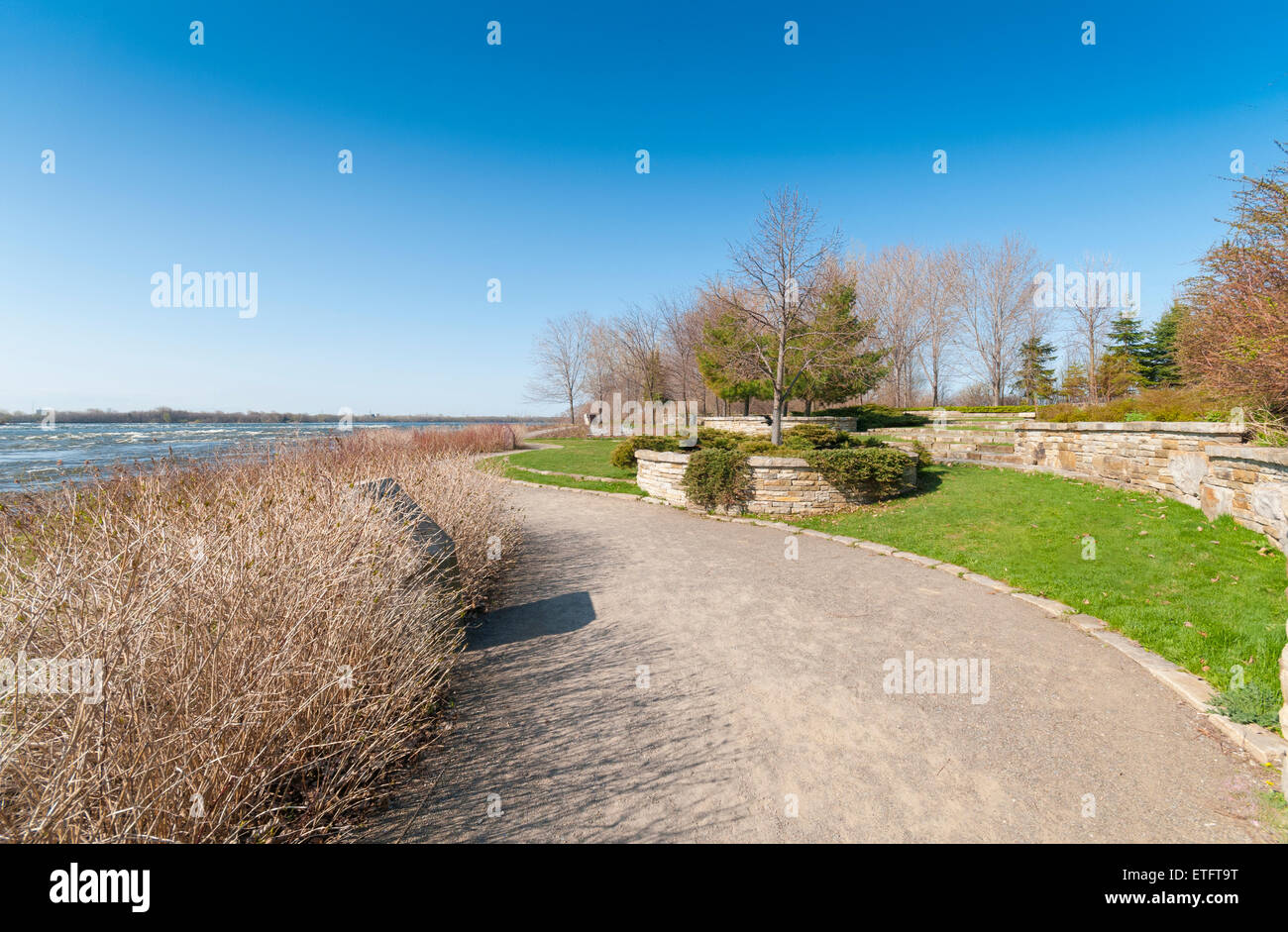 walking path in a park Stock Photo - Alamy