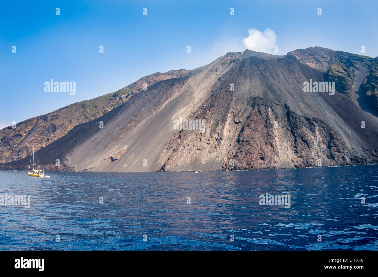 Stromboli island volcano hi-res stock photography and images - Alamy