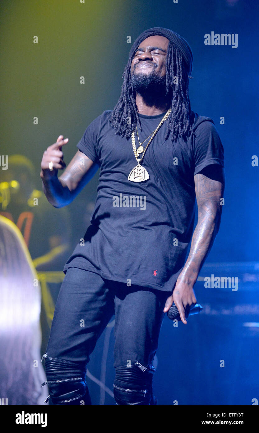Wale performing at the 'SIMPLE Mobile Simply Nothing Tour' Featuring ...