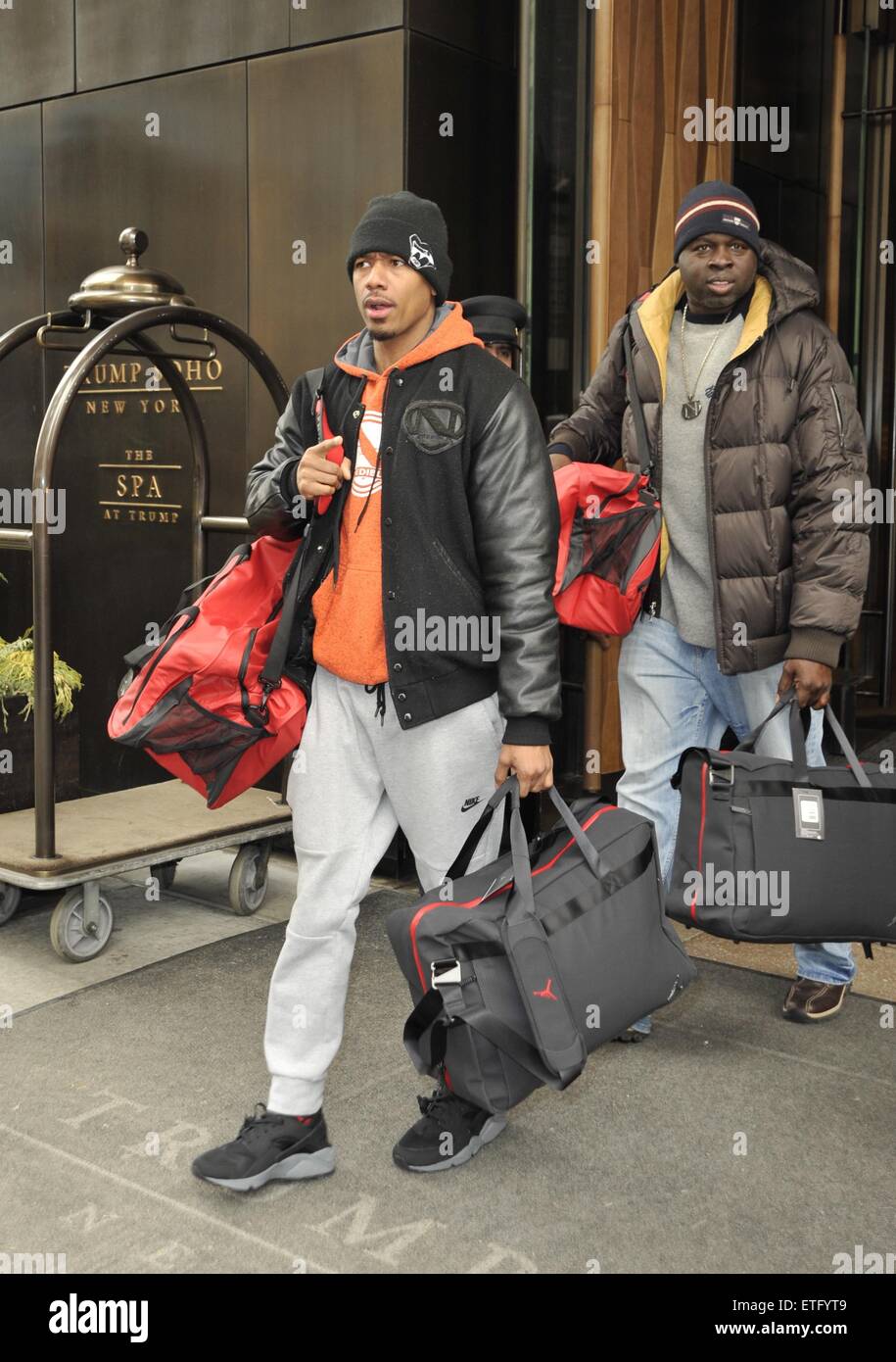 Nick Cannon leaving his hotel in Manhattan carrying luggage Featuring ...
