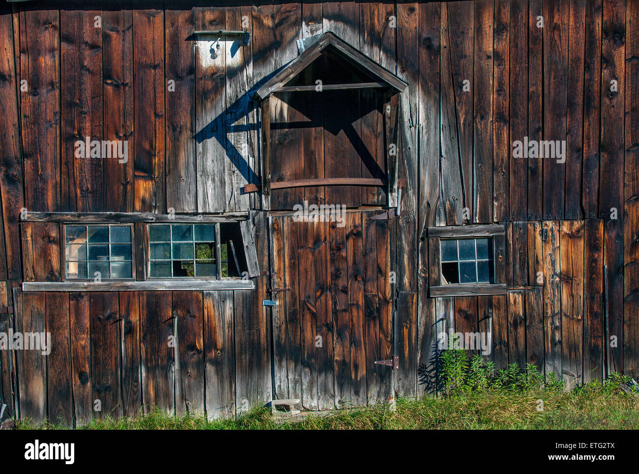 Barn wood texture hi-res stock photography and images - Alamy