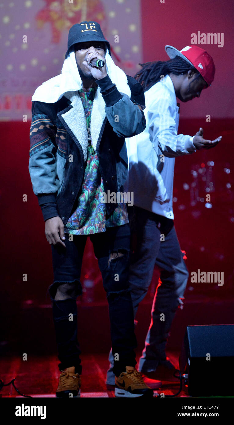 SIMPLE Mobile Simply Nothing Tour in Fort Lauderdale Featuring: Price ...