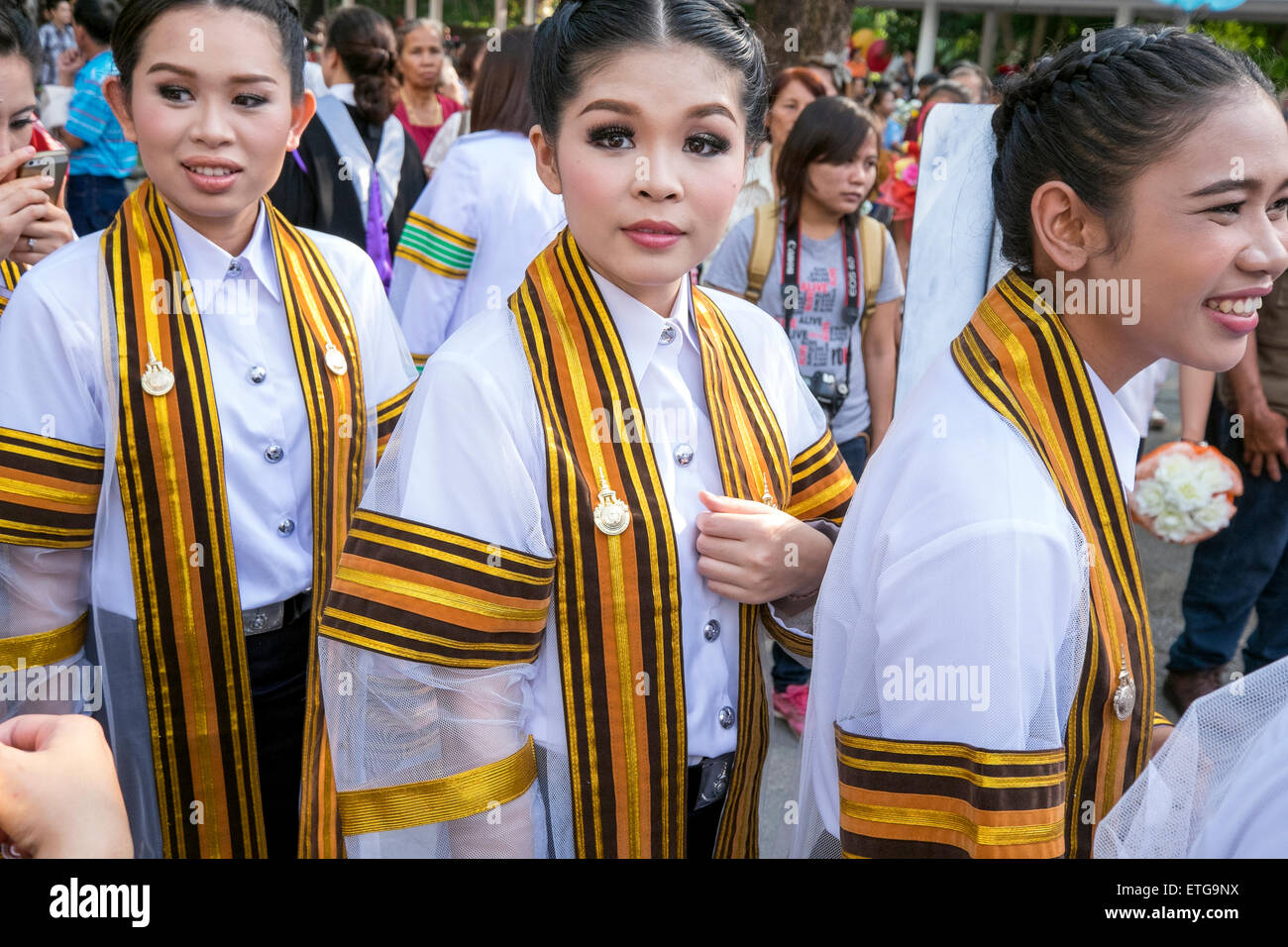 Thailand university student graduation hi-res stock photography and ...