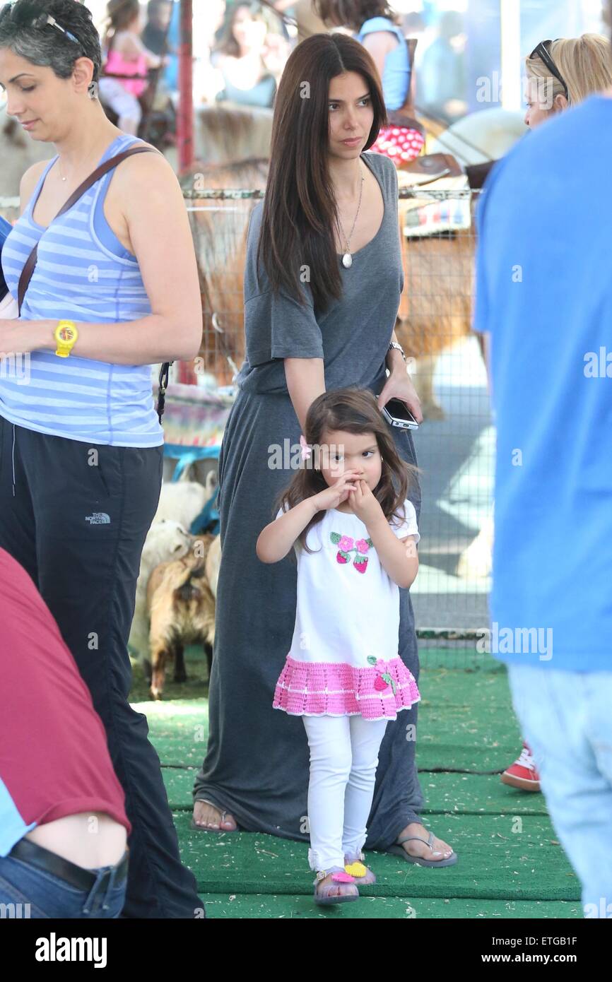 Roselyn Sánchez takes her daughter, Sebella Rose to the Farmers Market ...