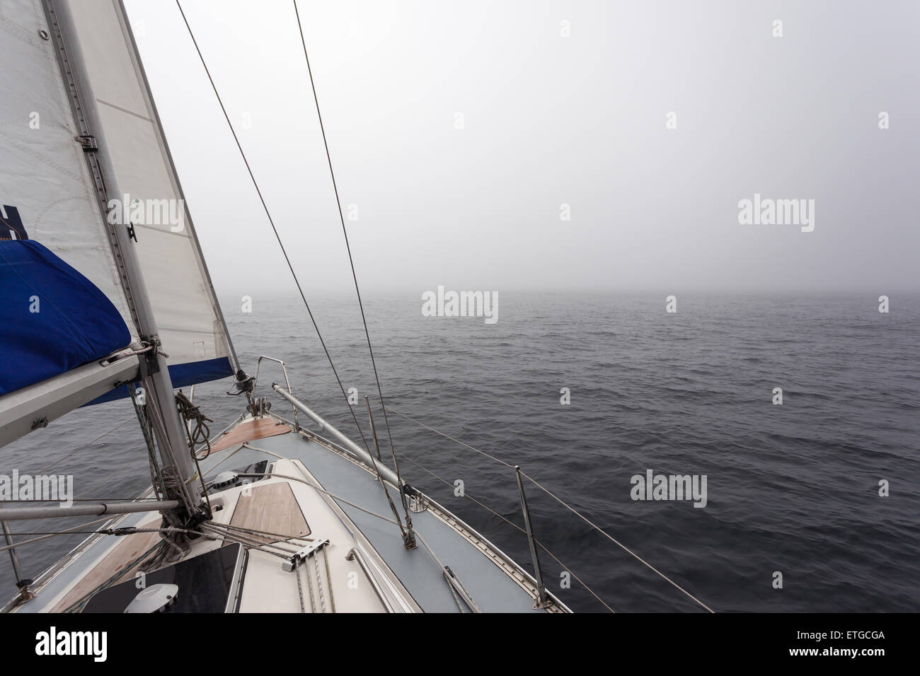 Sailing fog hi-res stock photography and images - Alamy