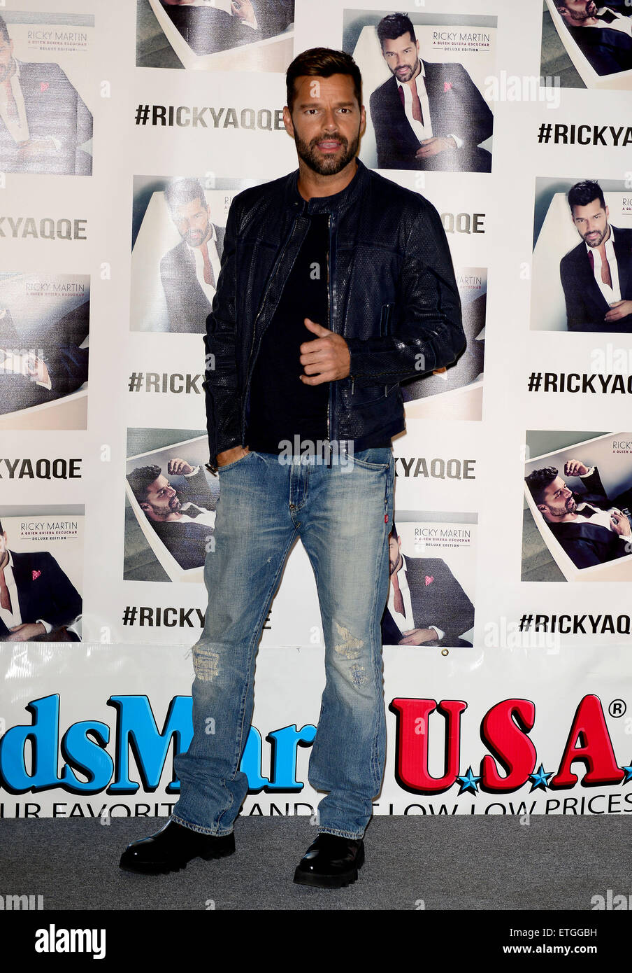 Ricky Martin meets and greets fans at BrandsMart USA signing his new CD ...