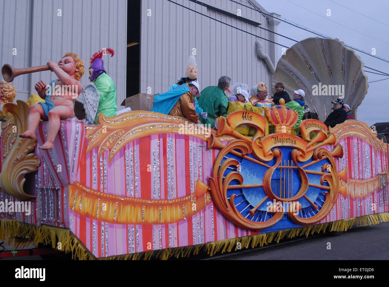 Mardi Gras 2015 - Rex, King of Carnival readys his float and Krewe for ...
