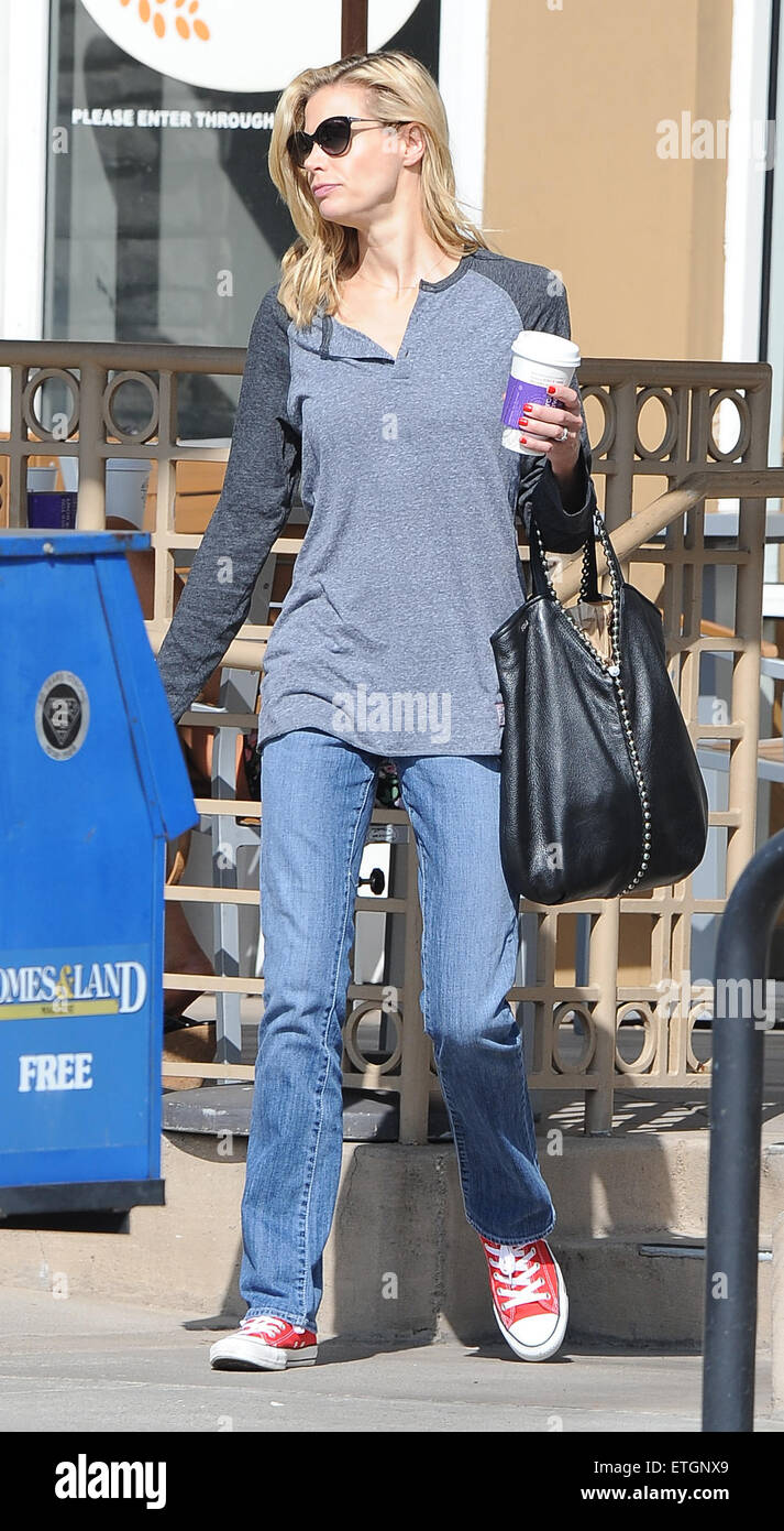 Baywatch star Brooke Burns has a beverage from The Coffee Bean & Tea ...