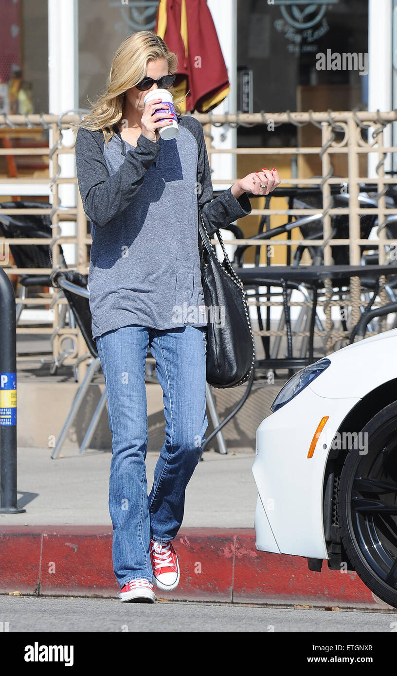 Baywatch star Brooke Burns has a beverage from The Coffee Bean & Tea ...