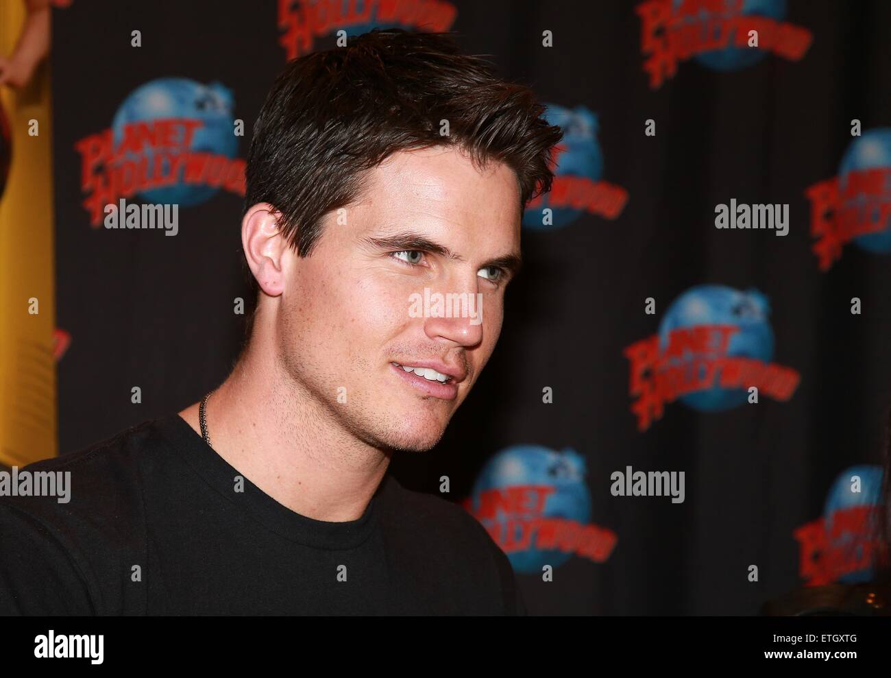 The stars of the film The DUFF make a personal appearance at Planet ...