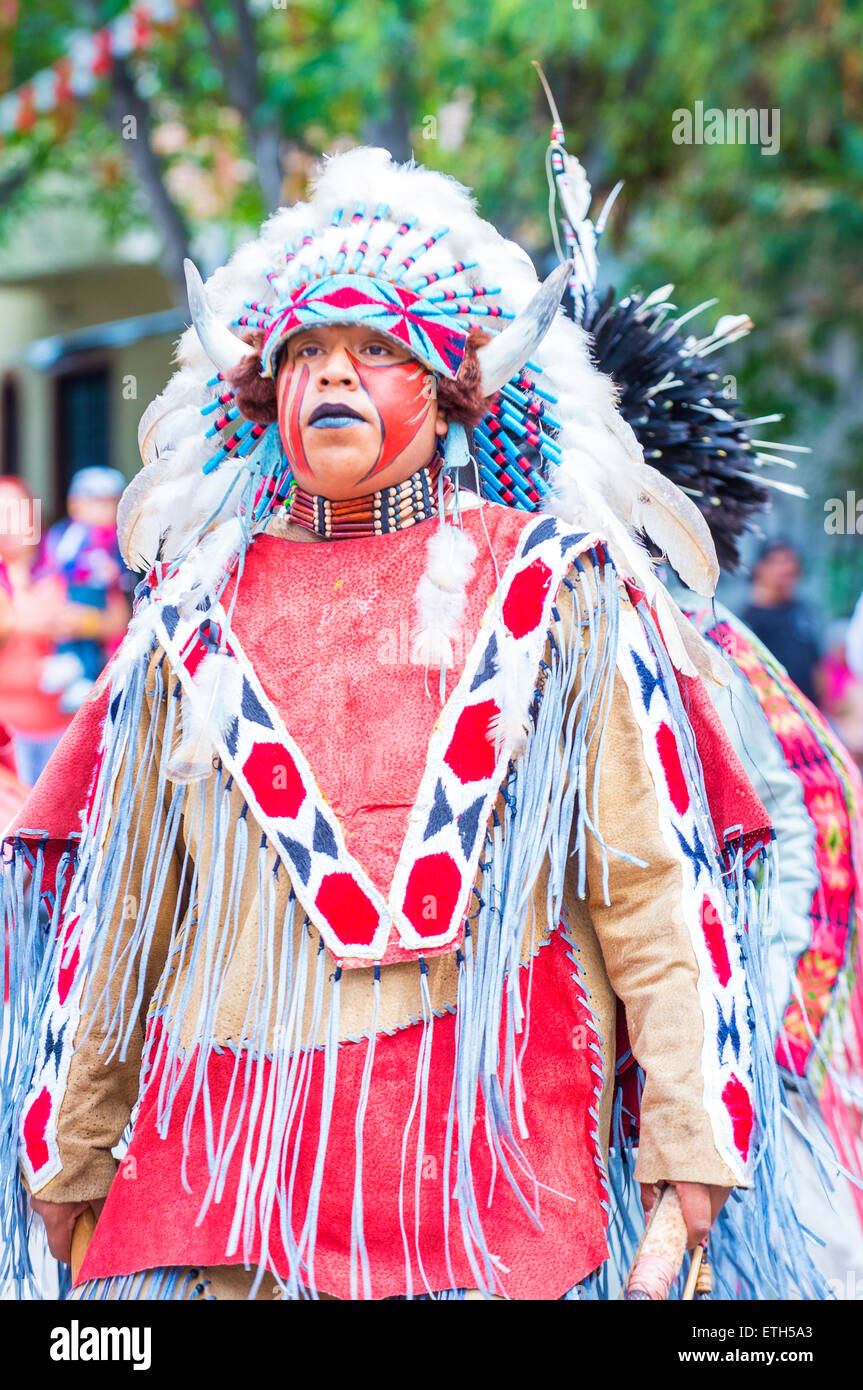 Native American with traditional costume participates at the festival ...