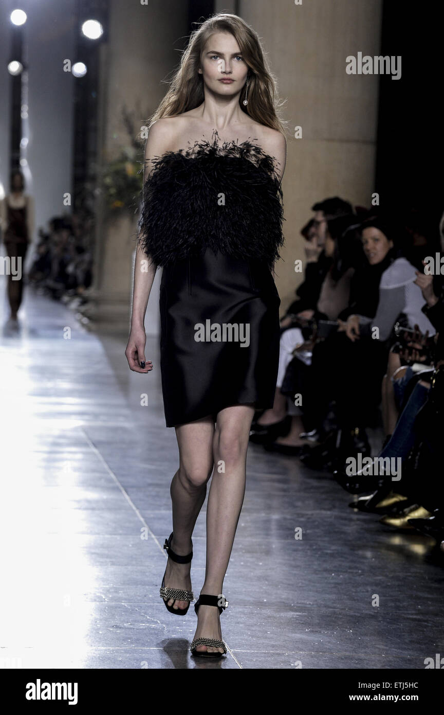 London Fashion Week Autumn/Winter 2015 - Topshop Unique - Catwalk ...