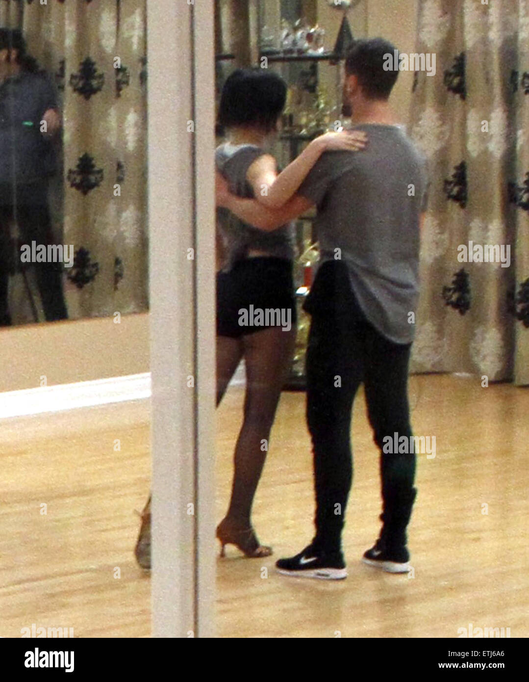 Rumer Willis wearing black hot pants and heels, practices her dance ...