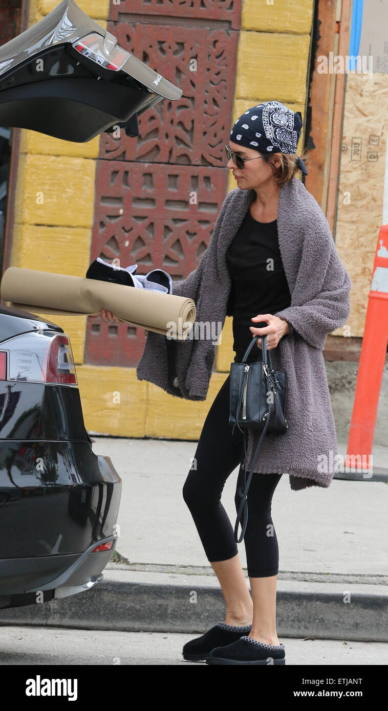 Lisa Rinna returns to her car after a yoga class in Studio City ...