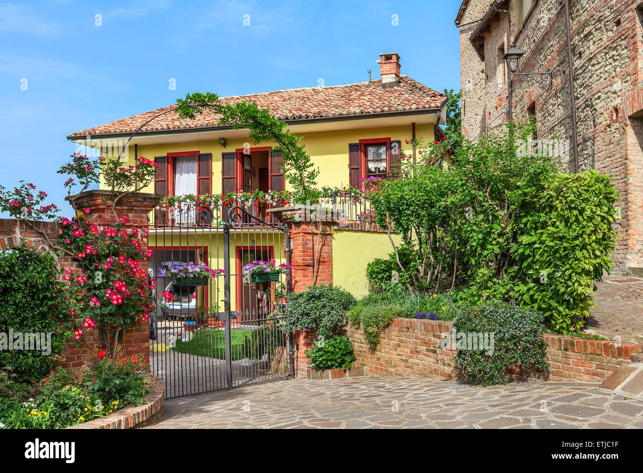 Typical italian house facade in hi-res stock photography and images - Alamy