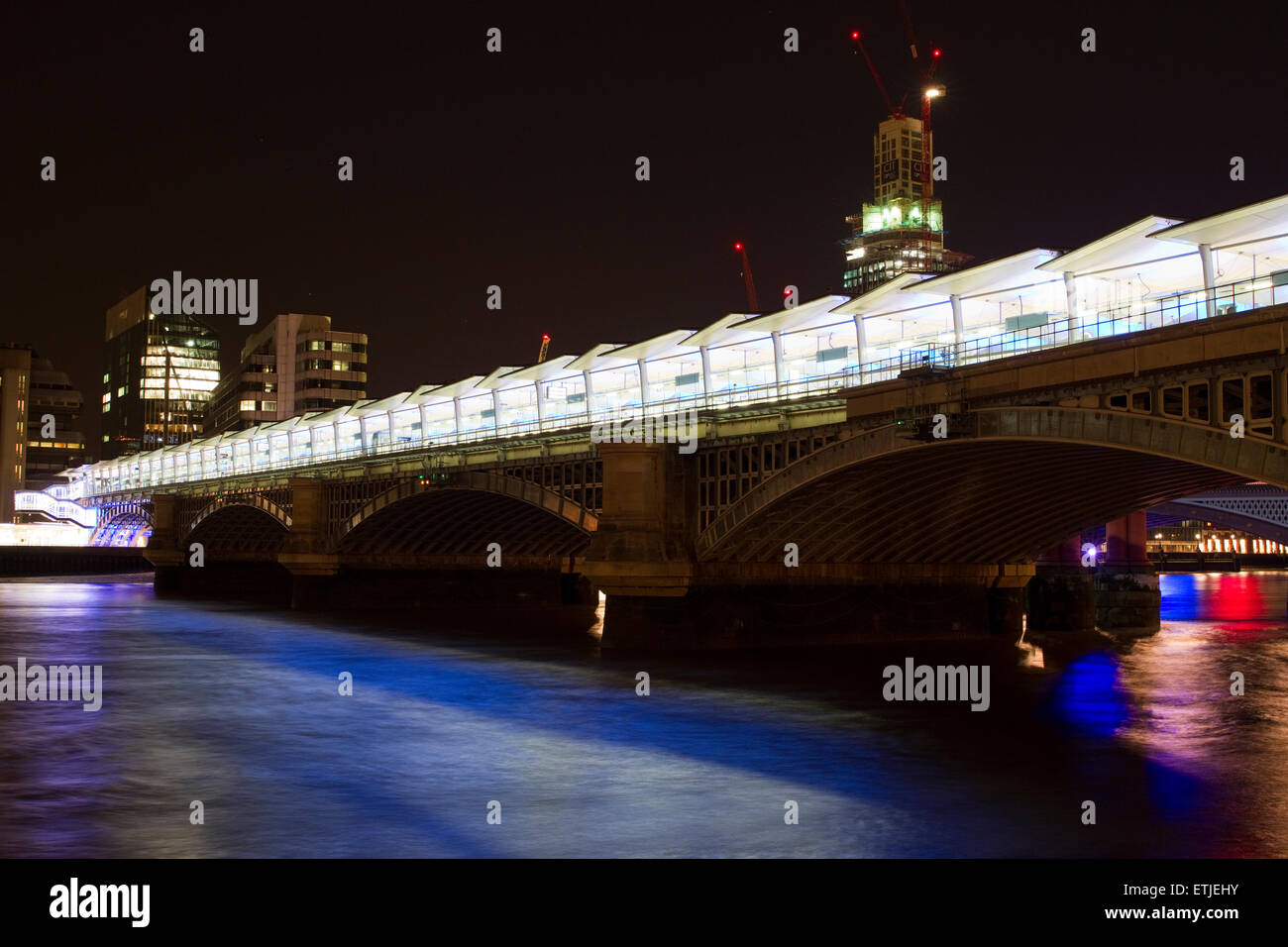 Blackfriars rail bridge london night hi-res stock photography and ...