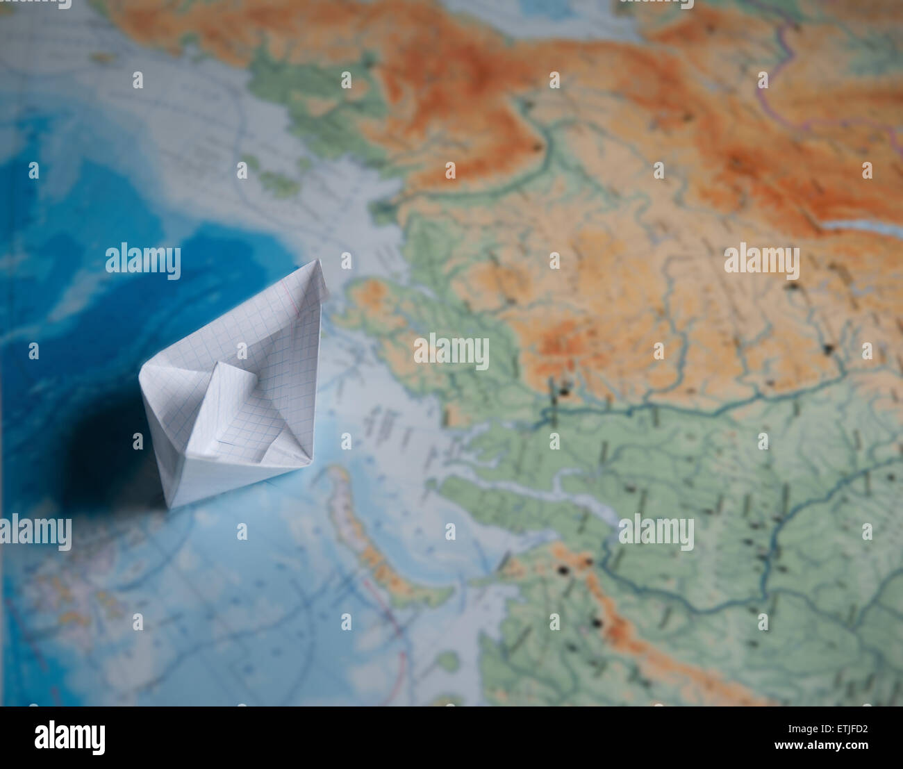 Origami world map hi-res stock photography and images - Alamy