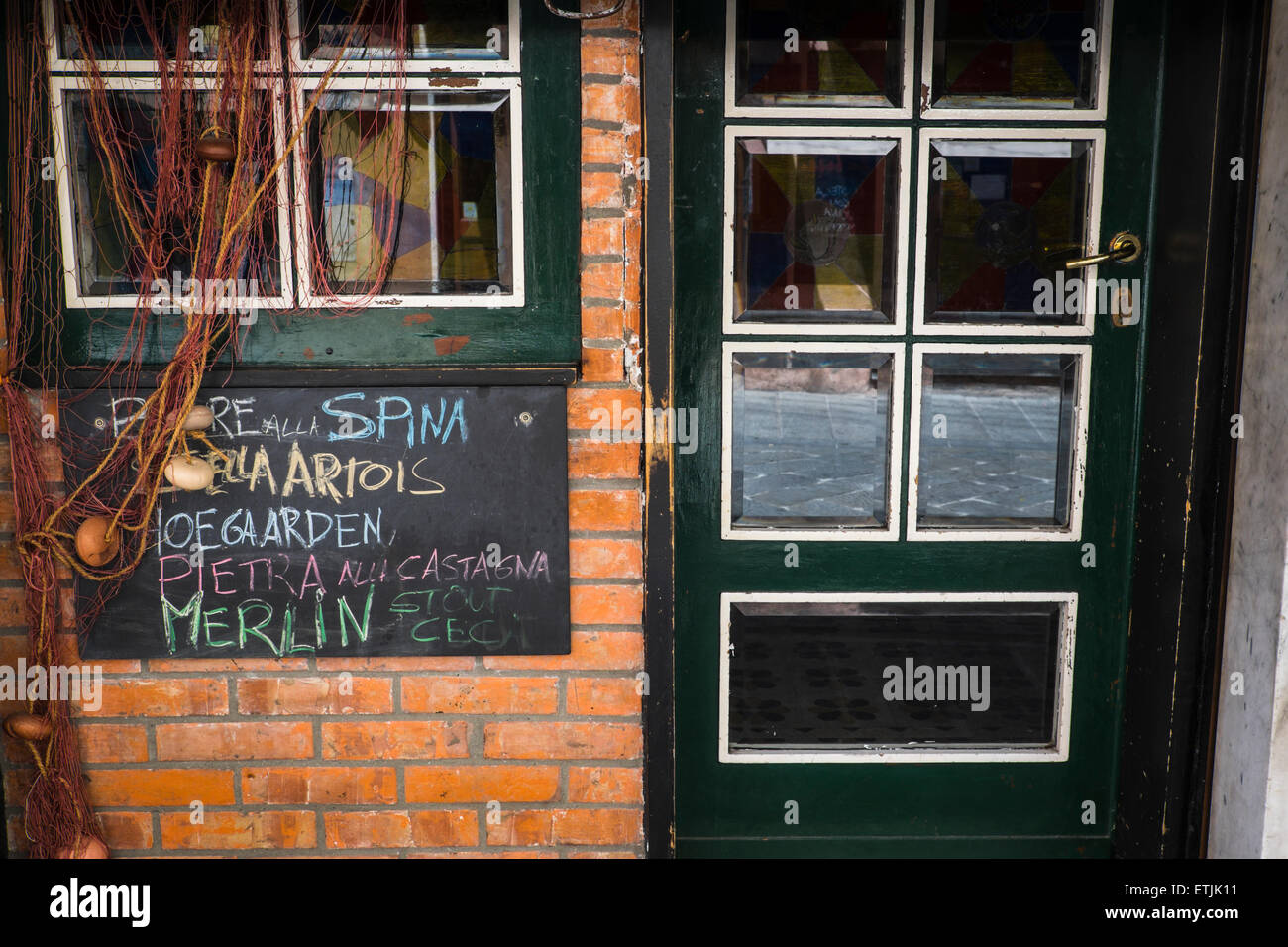 Restaurant entry hi-res stock photography and images - Alamy