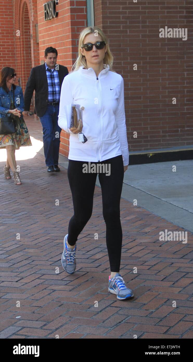 Kelly Rutherford out and about running errands in Beverly Hills ...