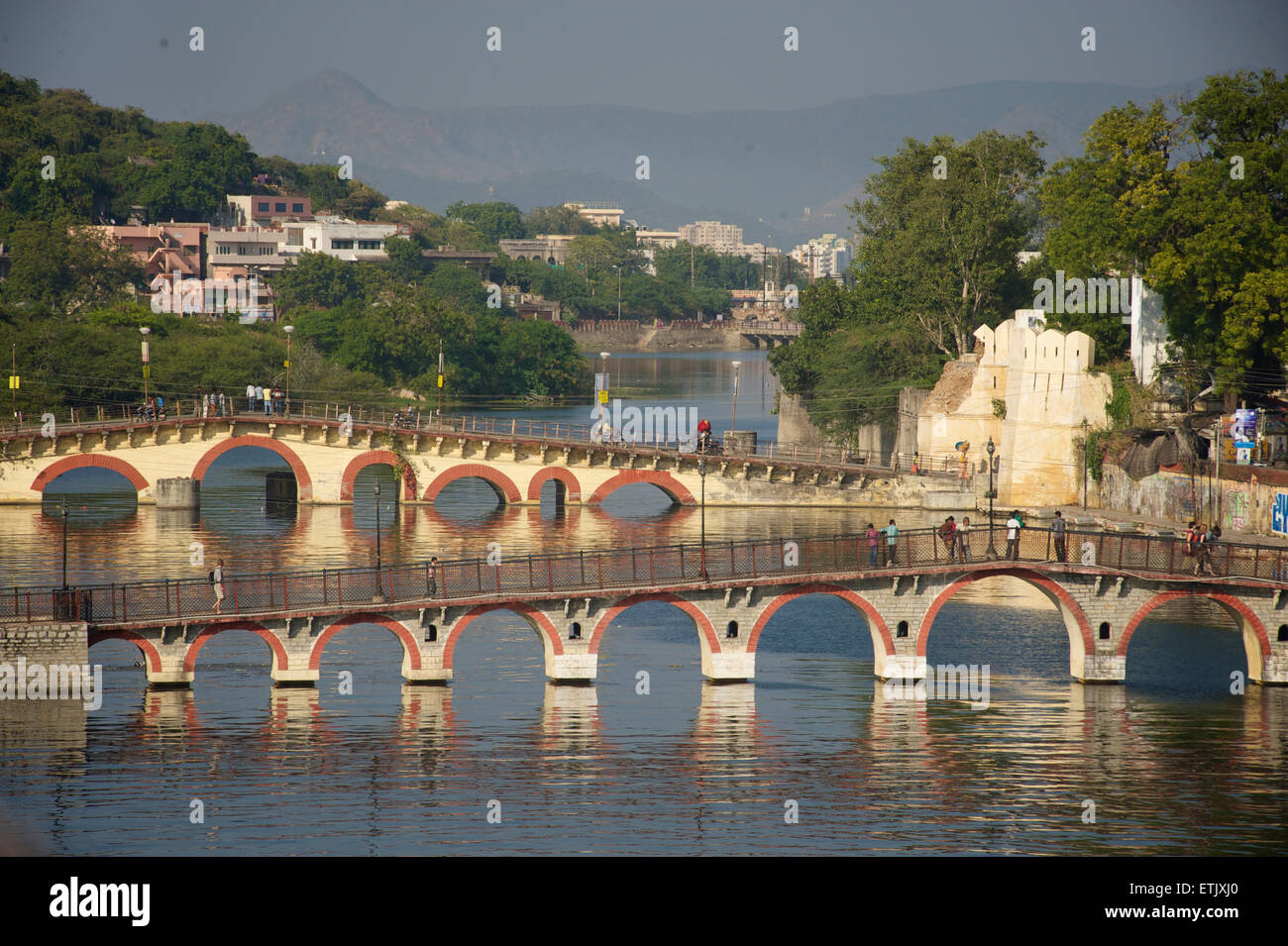 Footbridges over lake Pichola, Udaipur, Rajasthan, India Stock Photo ...