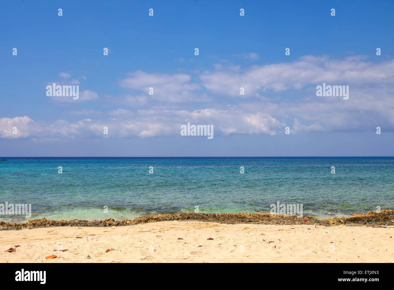 Beautiful beach with turquoise water on Cuba Stock Photo - Alamy