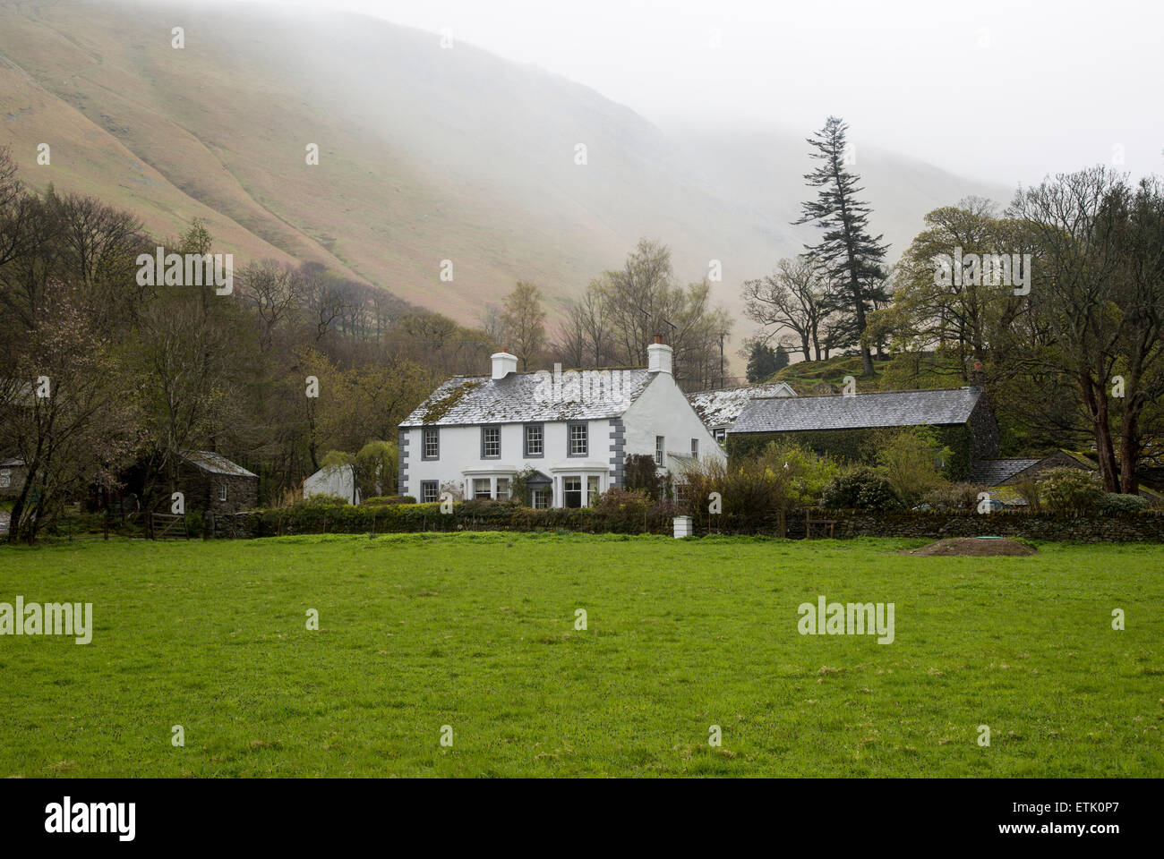 Traditional stone cottages at howtown hi-res stock photography and ...