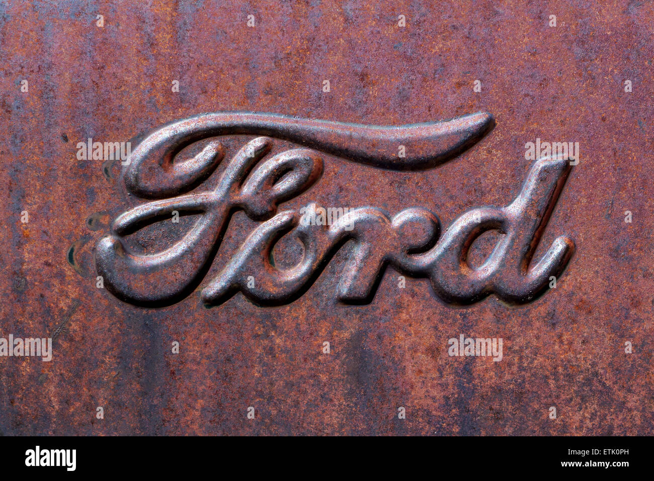 Ford logo hi-res stock photography and images - Alamy