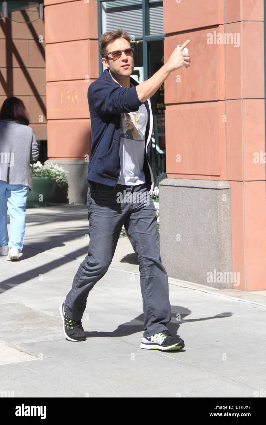 Smallville star Michael Rosenbaum goes shopping in Beverly Hills ...