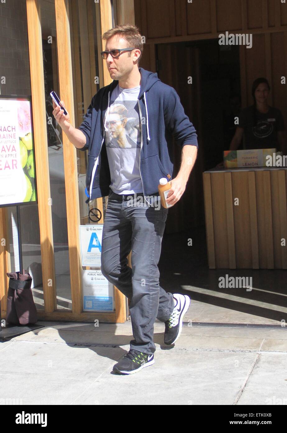 Smallville star Michael Rosenbaum goes shopping in Beverly Hills ...