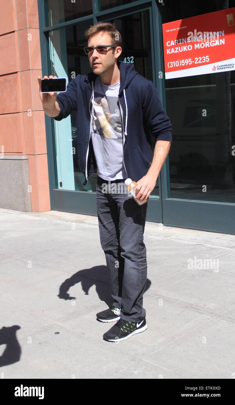 Smallville star Michael Rosenbaum goes shopping in Beverly Hills ...