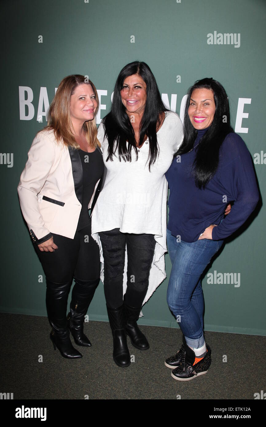 The 'Mob Wives' at Barnes & Noble Tribeca Featuring: Karen Gravano ...
