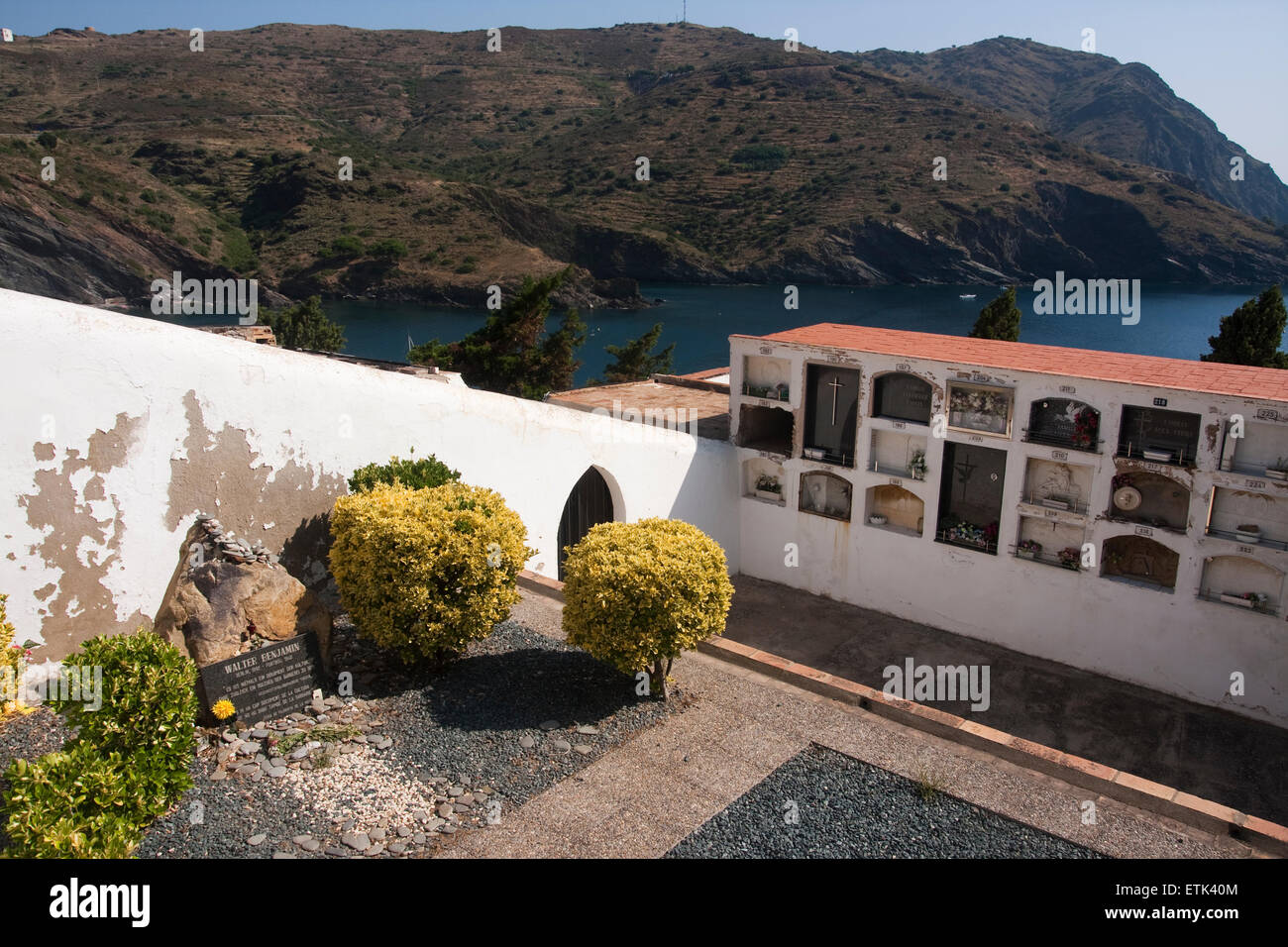 Walter Benjamin's tomb. Portbou cemetery. Portbou Stock Photo - Alamy