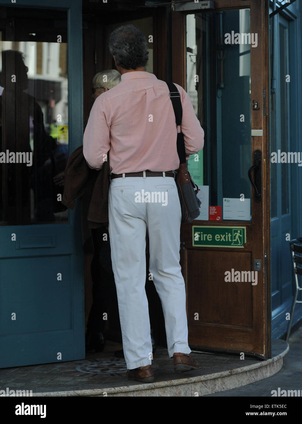 Annie Lennox and Mitchell Besser spotted out to lunch at Mediterraneo ...