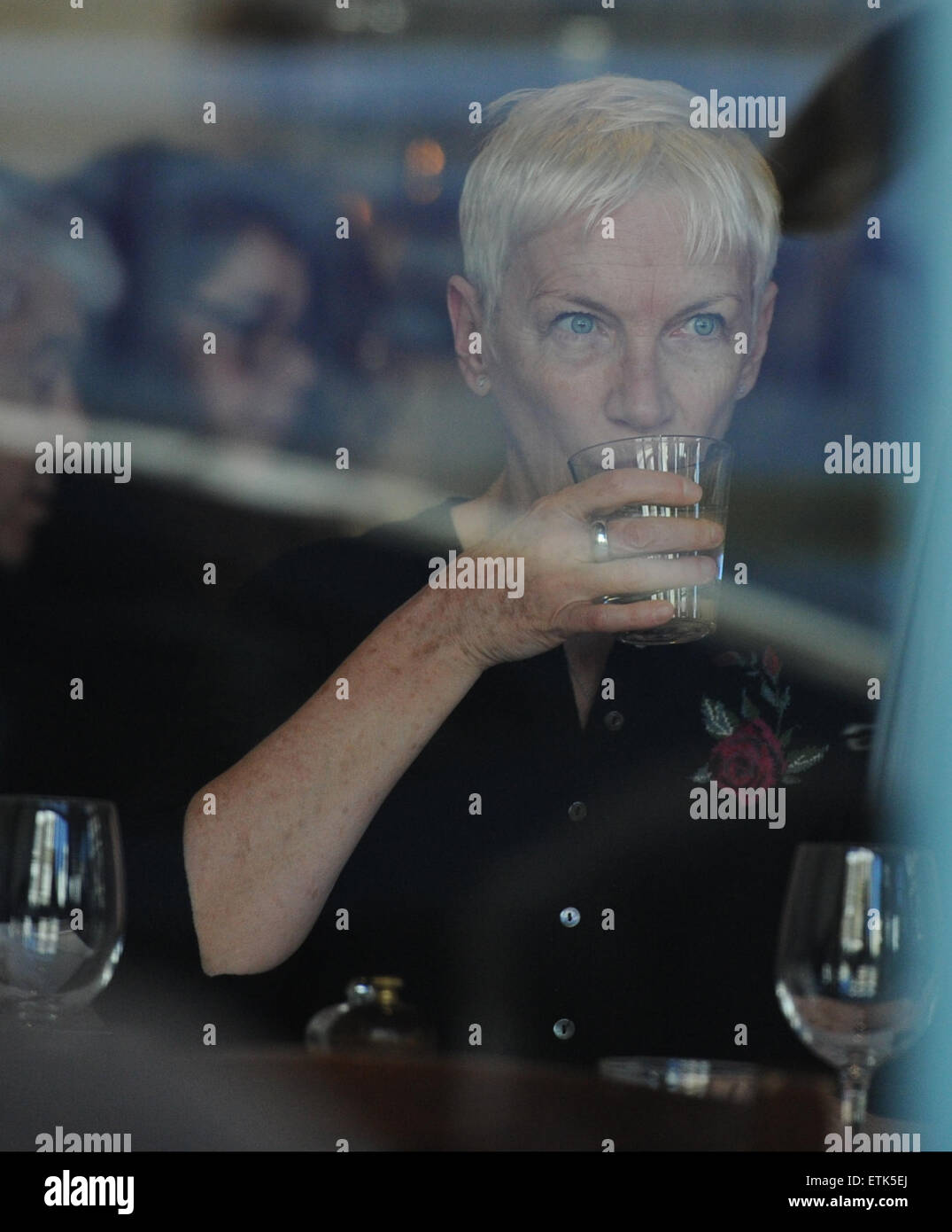 Annie Lennox and Mitchell Besser spotted out to lunch at Mediterraneo ...