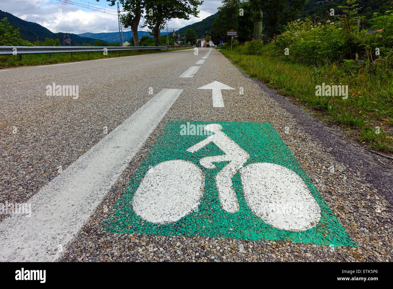 Green and white sign painted on road on cycleway, cycle way cycle-lane ...