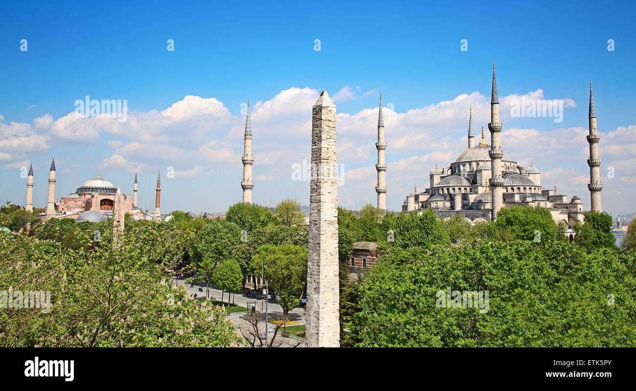 Famous "Blue mosque" in Istanbul, Turkey Stock Photo - Alamy