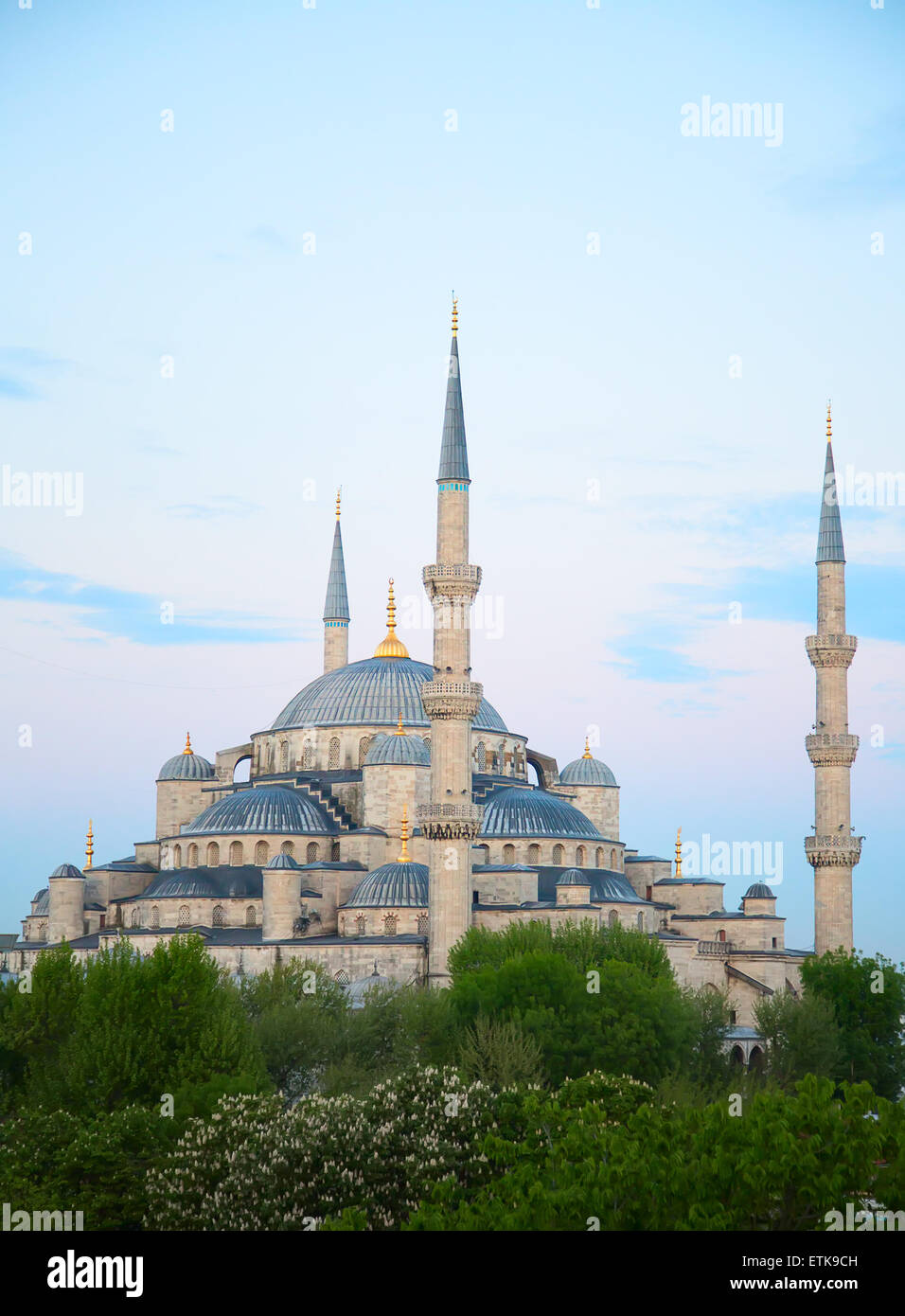 Sunset over famous "Blue mosque" in Istanbul, Turkey Stock Photo - Alamy
