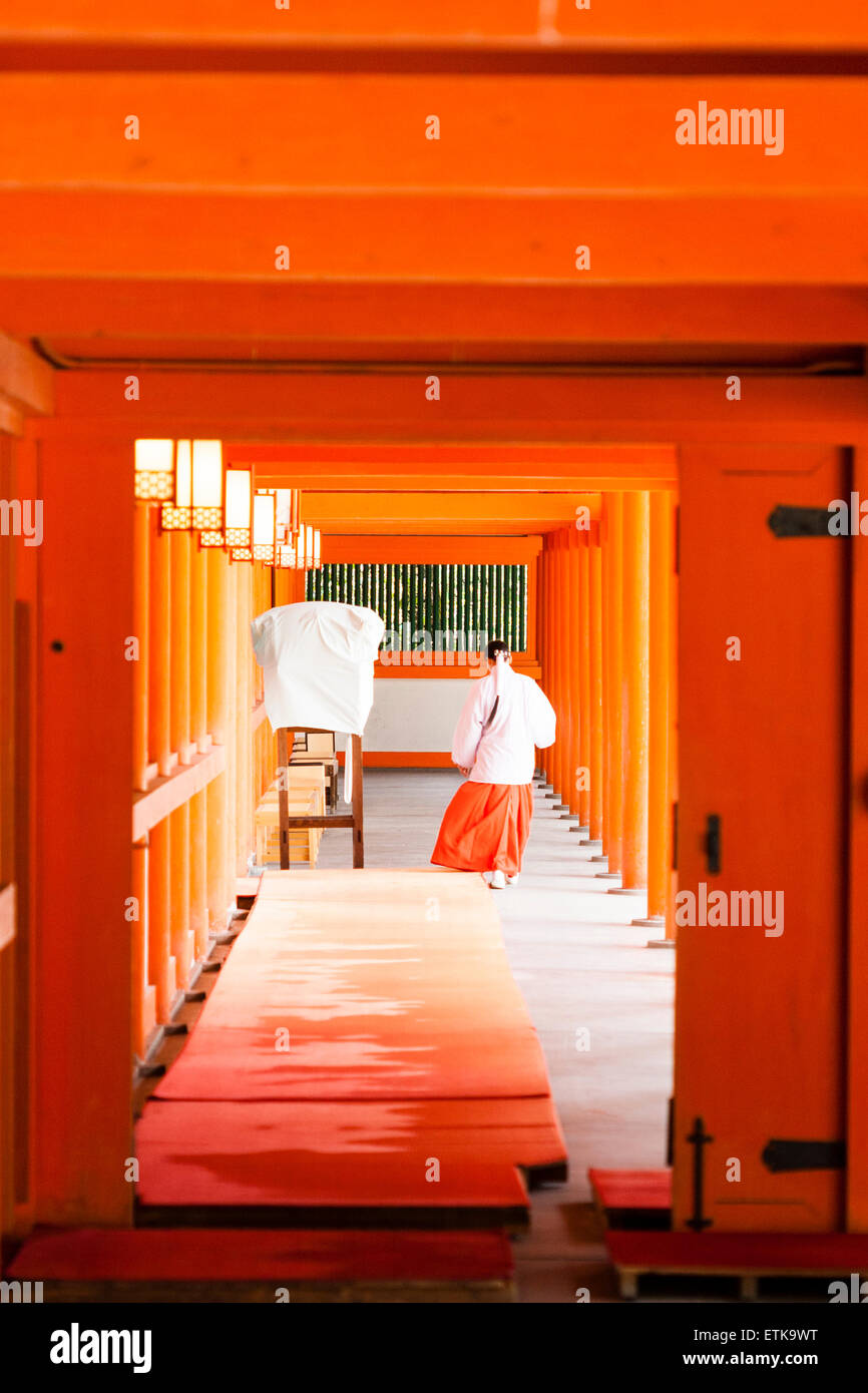 Shrine maiden heian shrine kyoto hi-res stock photography and images ...
